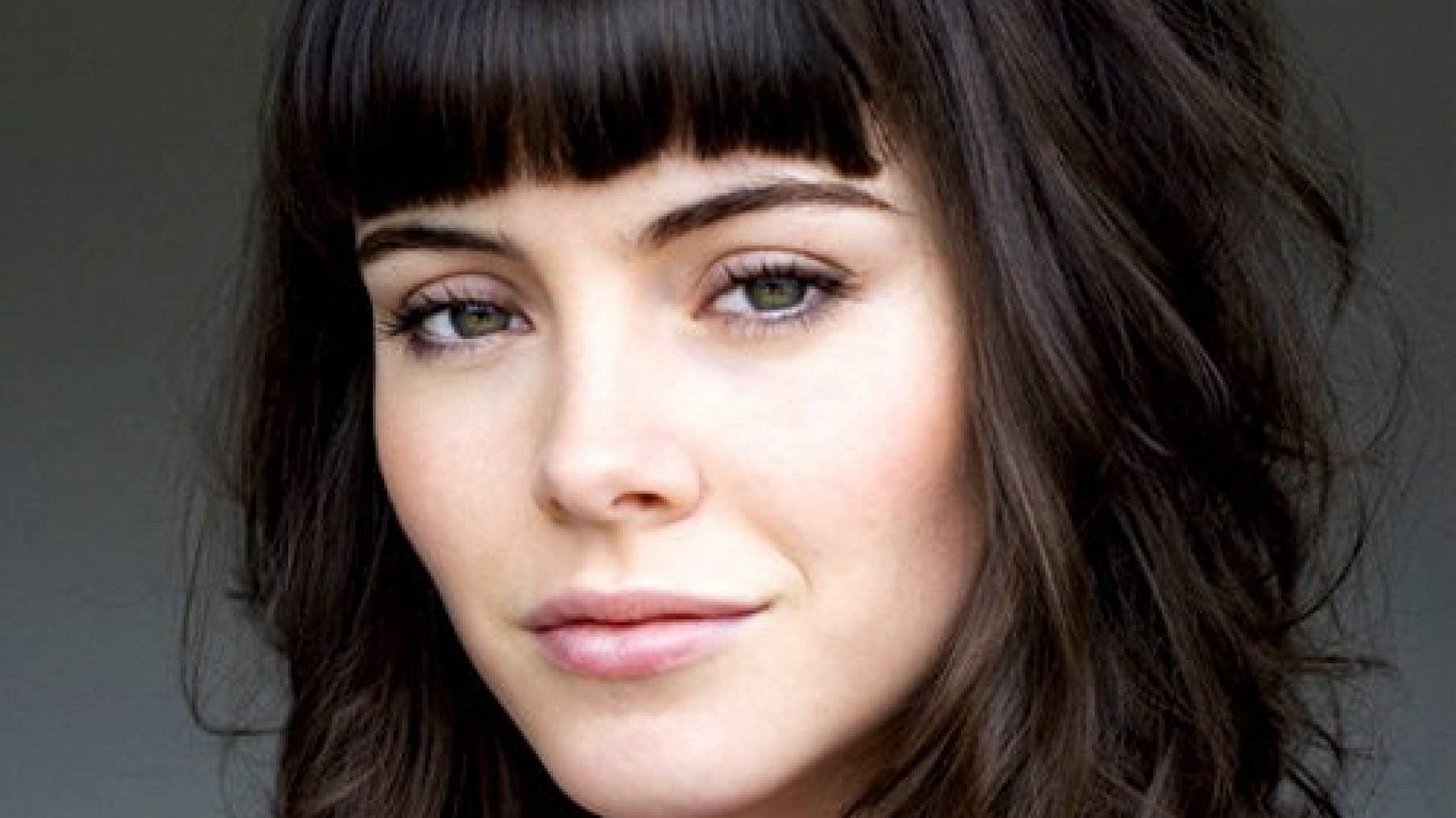 Эмили Робинс (Emily Robins) биография, фото.